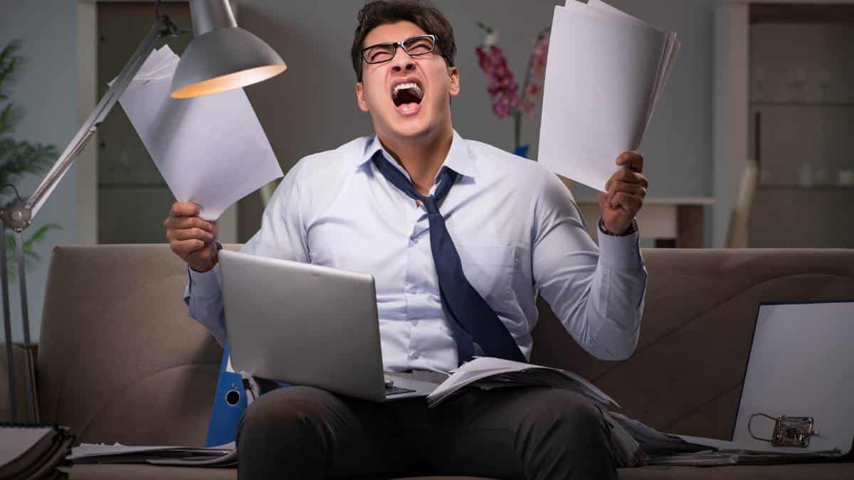 Quem falta segunda feira perde quantos dias? - Direito do Empregado